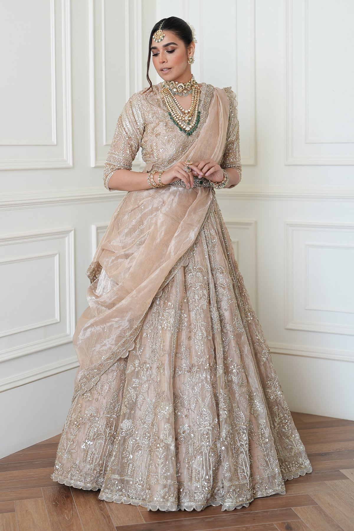 House of Misu, Summiya in SWARN LEHENGA SET – Ridhi Mehra